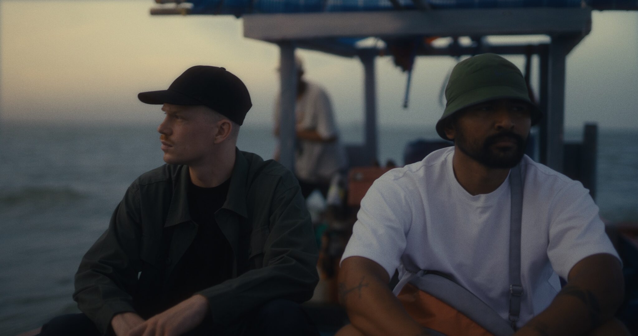 Recensie: Kleinkinderen van de Oost [Daan van Citters + Joenoes Polnaija, 2023] - Tim Bouwhuis